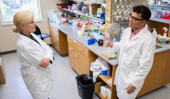 New UW study examines COVID-19 vaccines in people with weakened immune ...